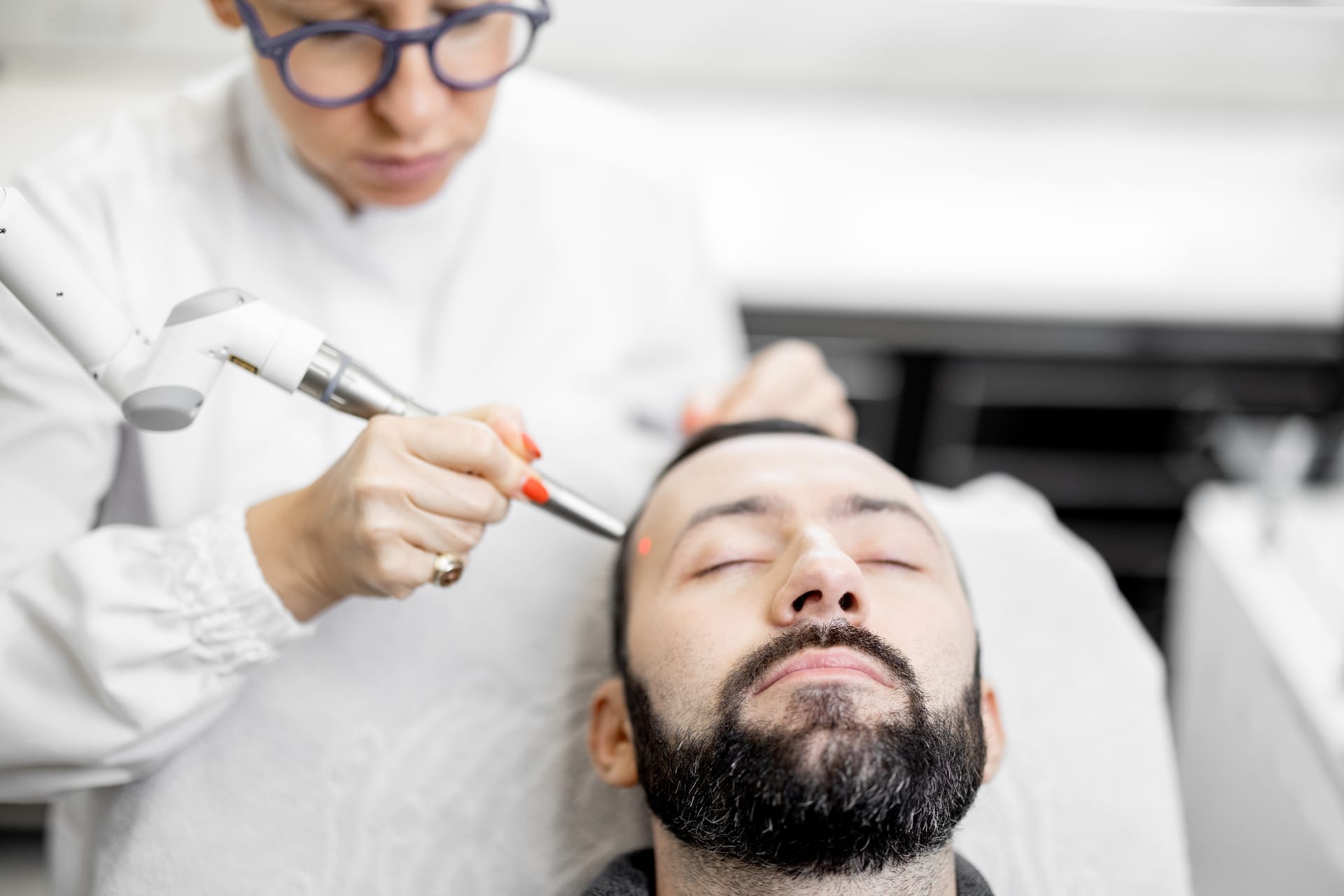 Greffe de cheveux en Turquie : le boom du robot ARTAS